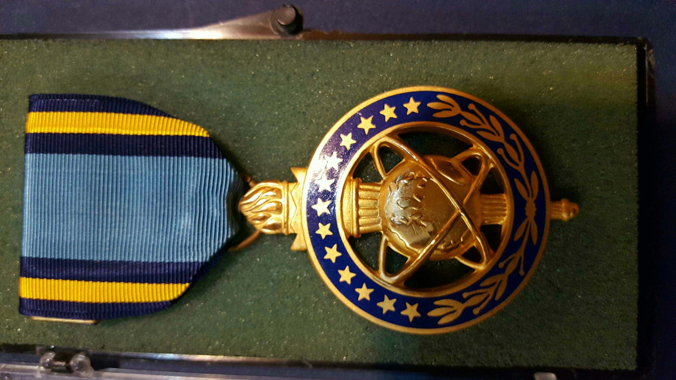 INTELLIGENCE MEDALS - MEDALS & DECORATIONS - U.S. Militaria Forum