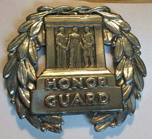 TOMB OF THE UNKNOWN SOLDIER - - BADGES, AWARDS, DUI, AND COLLAR BRASS ...
