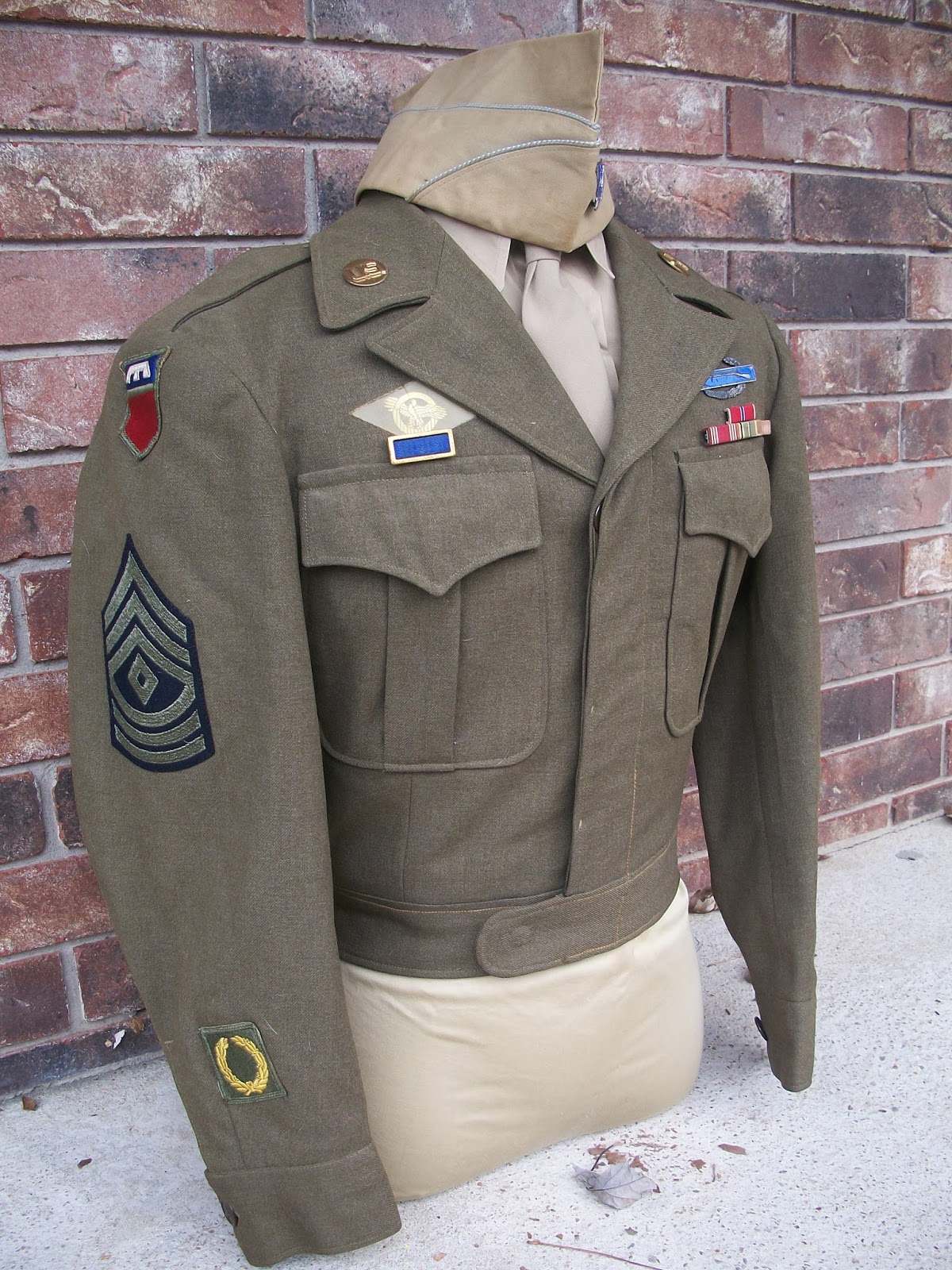 "ATTEN-HUT!" 76th Division 1st Sergeant marches into the collection ...