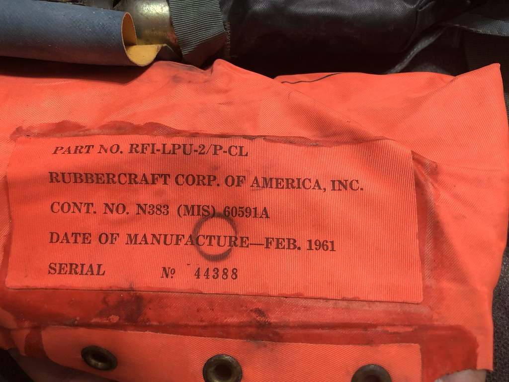 LPU-10/P underarm USAF inflatable floatation unit - 1961 - SURVIVAL ...
