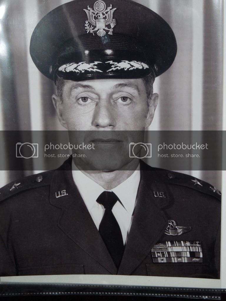 USAF Major General's Uniform and Dress Cap - UNIFORMS - U.S. Militaria ...