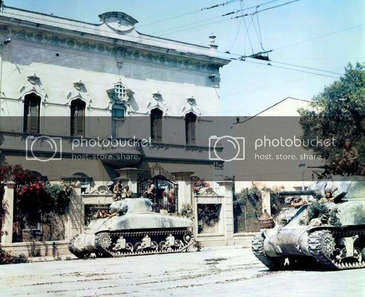 Sherman Tank in Action Photos - MILITARY VEHICLES - U.S. Militaria Forum