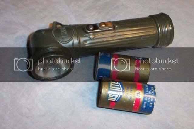 Flashlight TL-122-C WW2 period - FIELD & PERSONAL GEAR SECTION - U.S ...