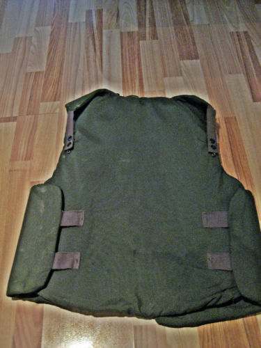 Green PASGT flak jacket - NOT camouflaged ? - BODY ARMOR - U.S ...