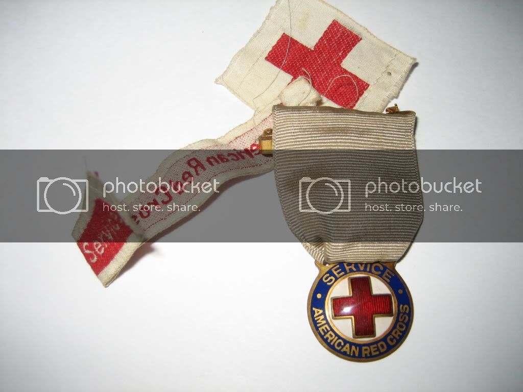 Red Cross Pin and Ribbon WW1 or WW2 - HOMEFRONT & THE WAR EFFORT - U.S ...