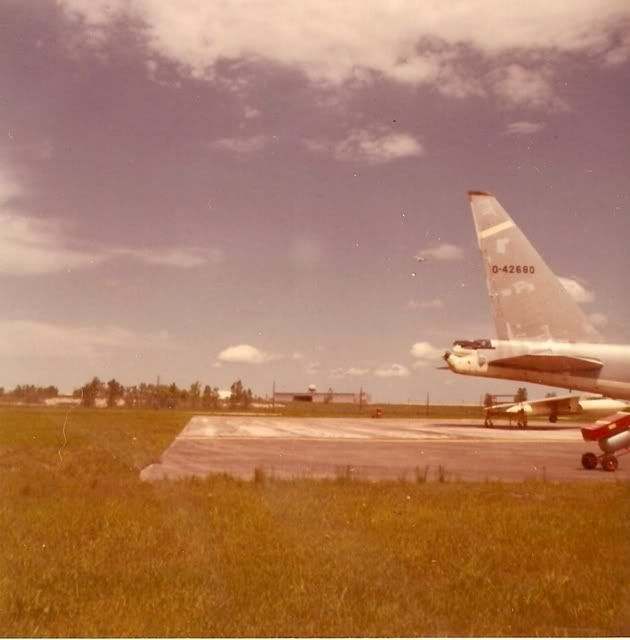 Ellsworth A.F.B. - MILITARY AIRCRAFT & AVIATION - U.S. Militaria Forum