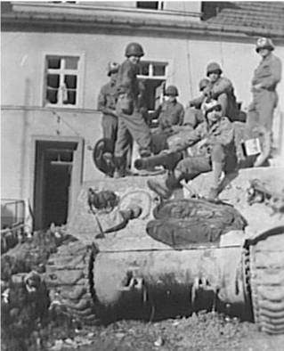 94TH DIVISION PHOTOS - EPHEMERA, PHOTOGRAPHS & MILITARY ARTWORK - U.S ...