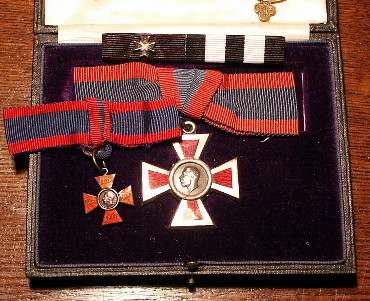 WWI US Army Nurse Croix de Guerre - MEDALS & DECORATIONS - U.S ...