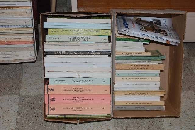 Show your bookshelf . - Page 4 - BOOK REPORTS - U.S. Militaria Forum