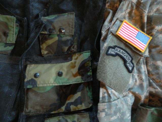 ERDL Nylon custom Ranger vests . - CAMOUFLAGE UNIFORMS - U.S. Militaria ...