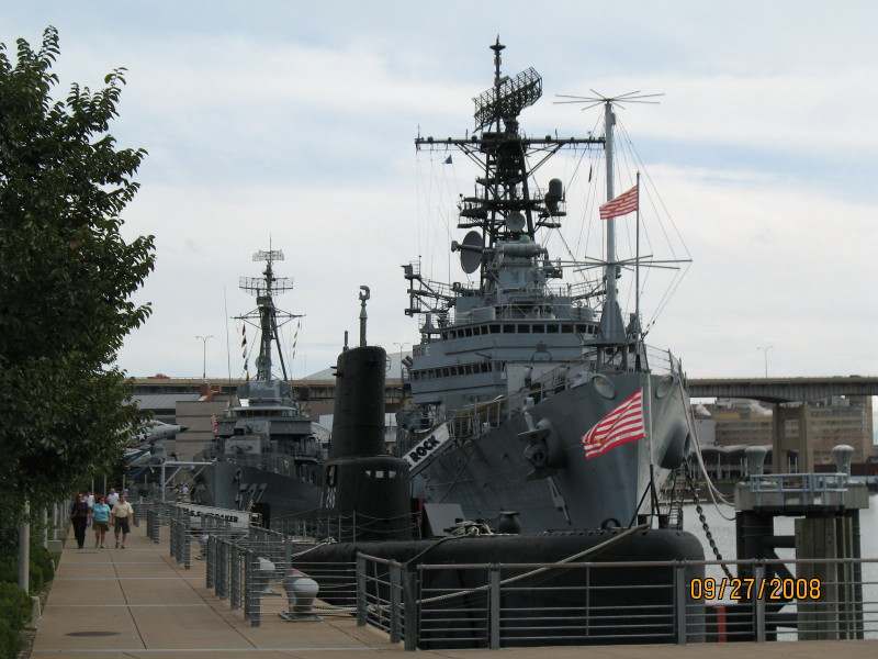 USS Little Rock CG-4, the last WW2 light cruiser - MILITARY SHIPS AND ...