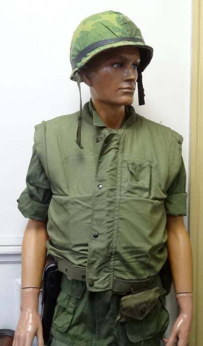 M1955 USMC body armor on eBay - BODY ARMOR - U.S. Militaria Forum