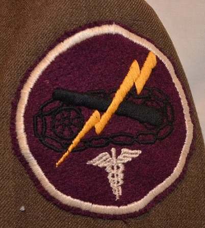 Armored unit medics tunic - CHAPLAIN & MEDICAL UNIFORMS - U.S ...