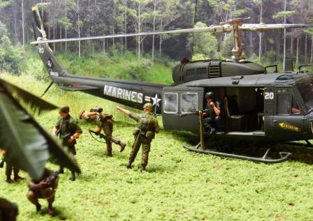 "LZ" Marines in Vietnam - MODELING - U.S. Militaria Forum