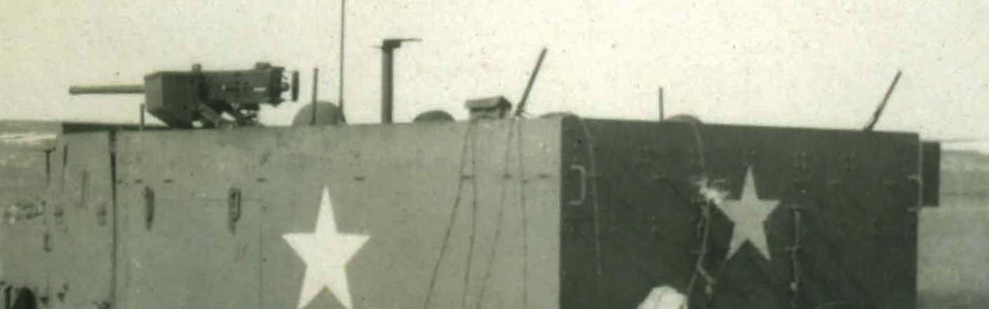 Need some halftrack experts... and radio experts... and some pictures ...