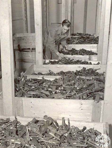 WW2 cleanup - EPHEMERA, PHOTOGRAPHS & MILITARY ARTWORK - U.S. Militaria ...