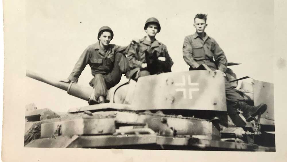 756th Tank Battalion WWII photos and more - GROUPINGS PAGE - U.S ...