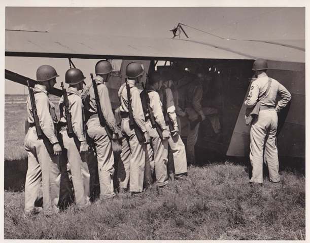 World War II Gliders - EPHEMERA, PHOTOGRAPHS & MILITARY ARTWORK - U.S ...