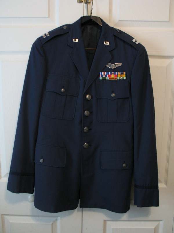 USAF pilot with 1st Special Operations Squadron - UNIFORMS - U.S ...