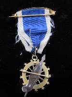 GOLD DAR Medal at the fleamarket - MEDALS & DECORATIONS - U.S ...