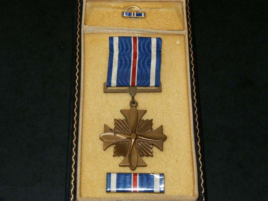 Is this a Navy DFC? - MEDALS & DECORATIONS - U.S. Militaria Forum