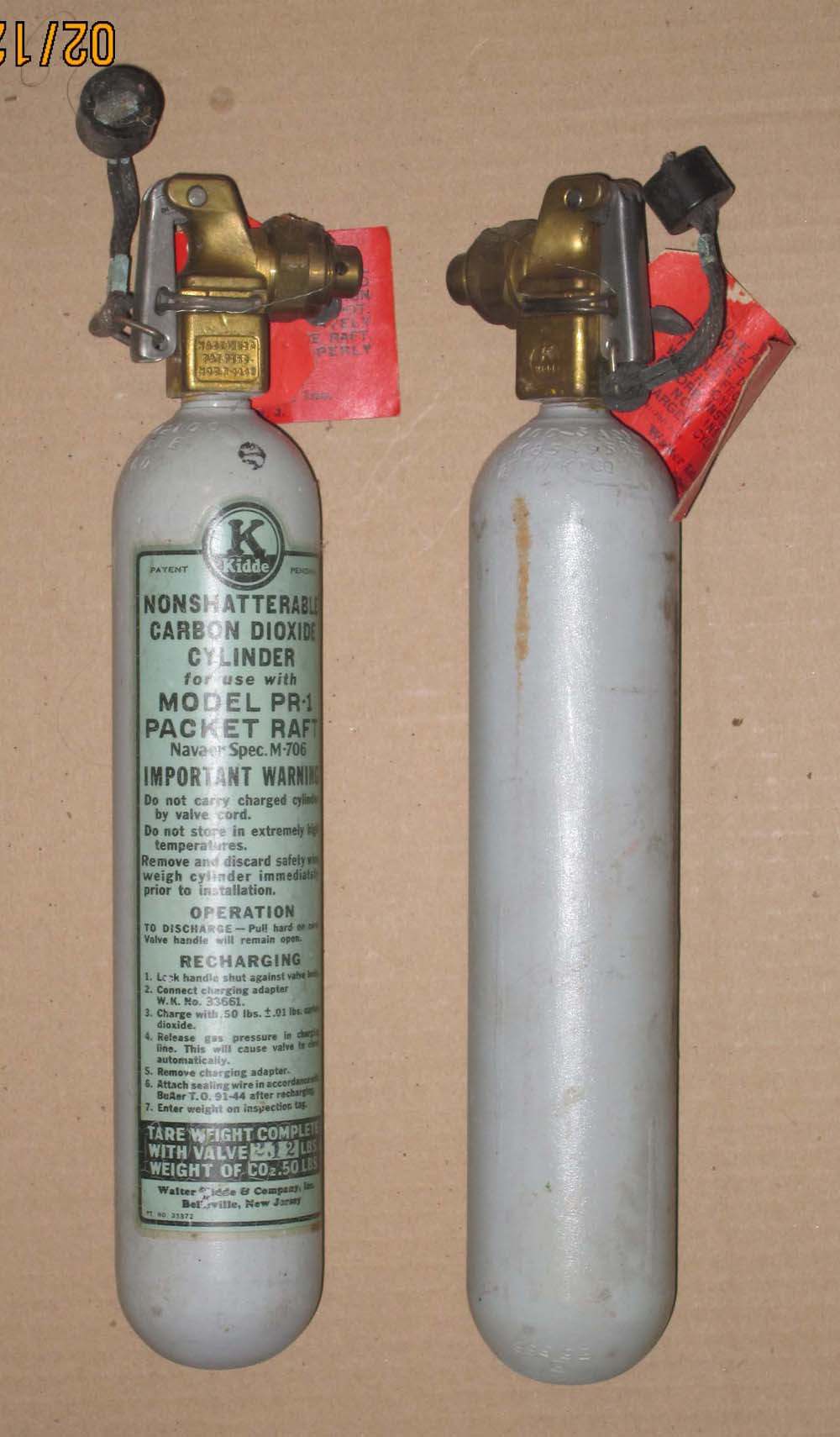 LIFE RAFT INFLATION BOTTLE - SURVIVAL GEAR - U.S. Militaria Forum