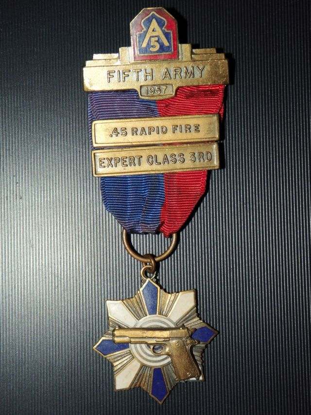 5th Army Shooting Medal 1957 - Made by Blackinton with nice Enamel ...