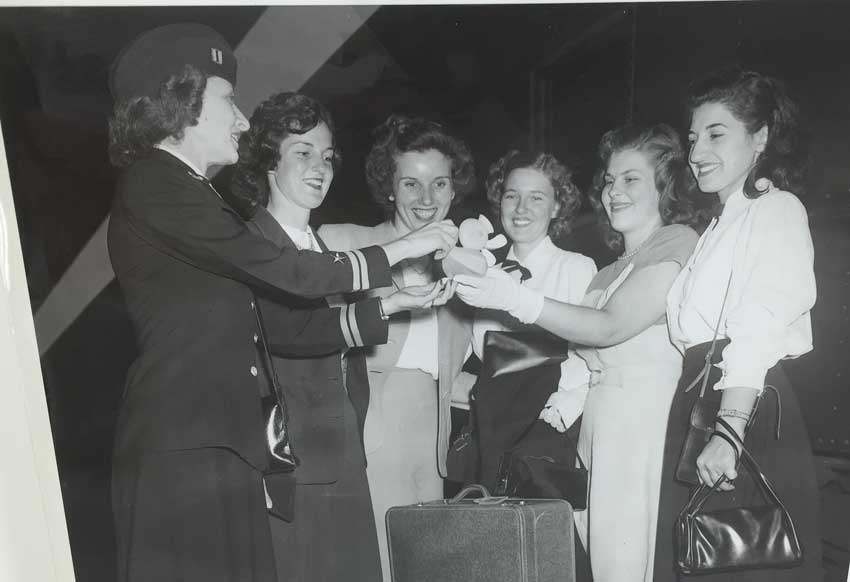 First women in the "Regular Navy" - WOMEN'S SERVICES - U.S. Militaria Forum