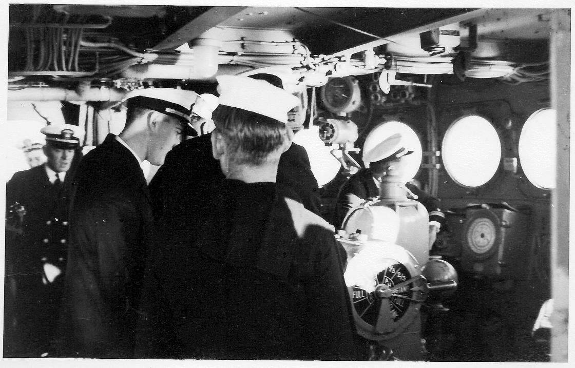 Is This The Bridge Of A WW2 Destroyer? - MILITARY SHIPS AND VESSELS - U ...