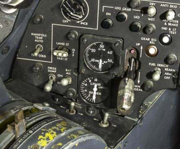 Cabin Pressure Altimeter can anyone ID? - AIRCRAFT INSTRUMENTS ...