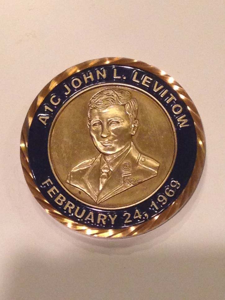 Medal of Honor Recipient Challenge Coins - UNOFFICIAL MILITARY AWARDS ...