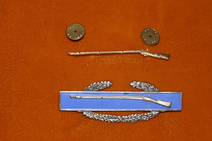 Help with unusual Musket badge - COMBAT / EXPERT INFANTRY BADGE - U.S ...