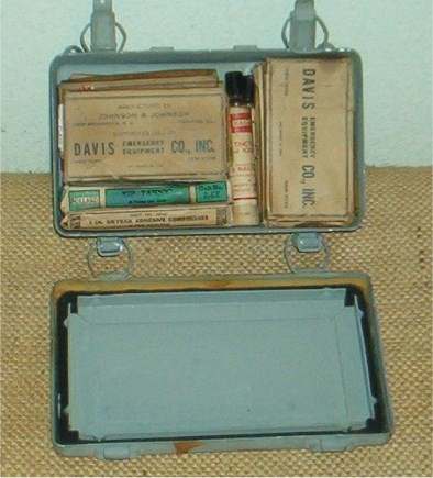 WWII Navy first aid kit - FIELD & PERSONAL GEAR SECTION - U.S ...