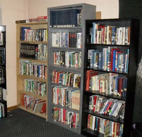 Show your bookshelf . - Page 5 - BOOK REPORTS - U.S. Militaria Forum