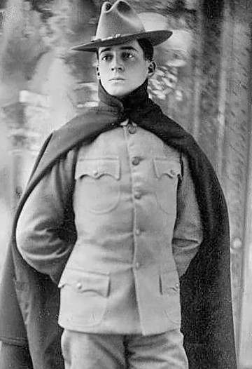 Douglas MacArthur, circa 1910 - UNIFORMS - U.S. Militaria Forum