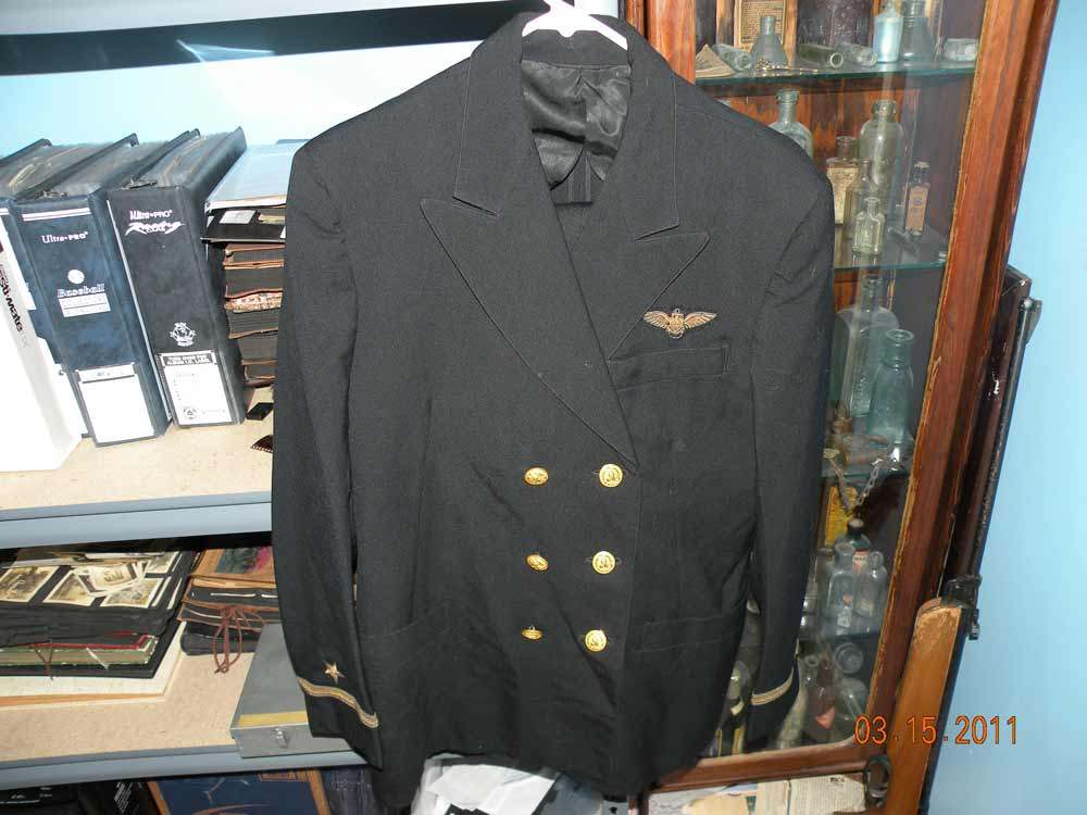 WWII Navy flyer uniform - NAVAL & SEA SERVICE UNIFORMS - U.S. Militaria ...