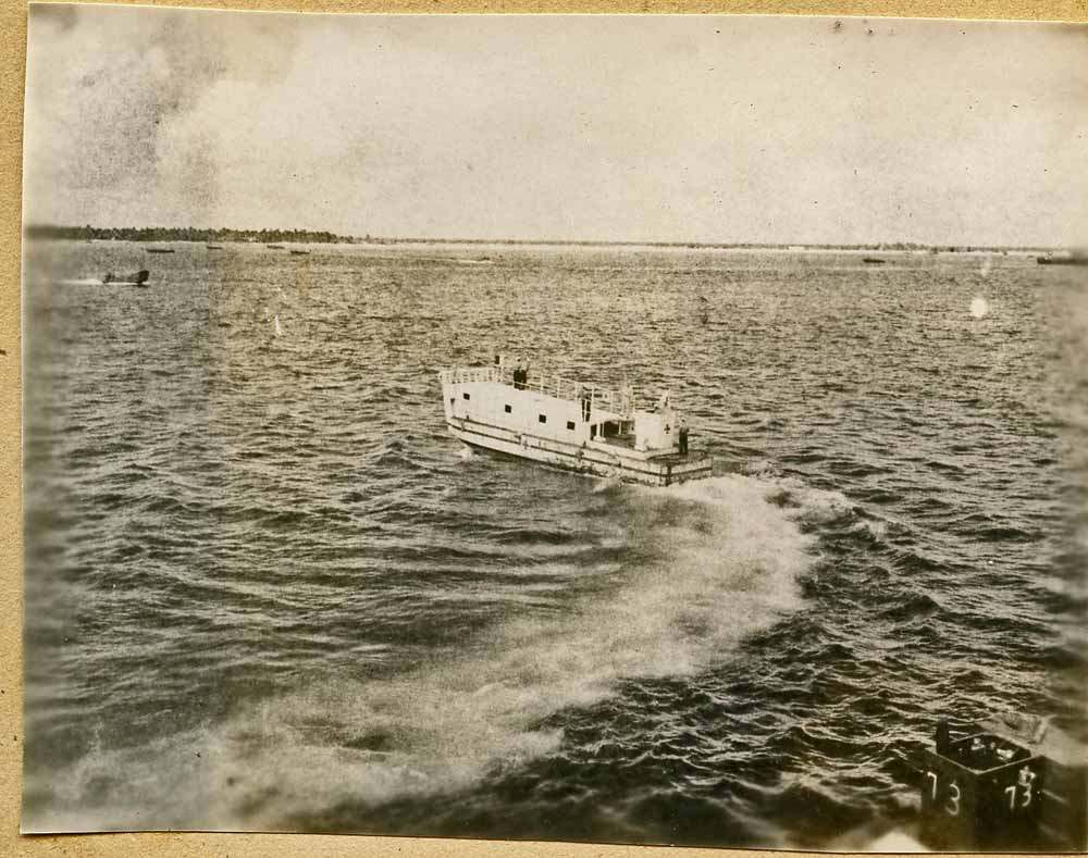 LCVT Modified for Carrying Patients - MILITARY SHIPS AND VESSELS - U.S ...