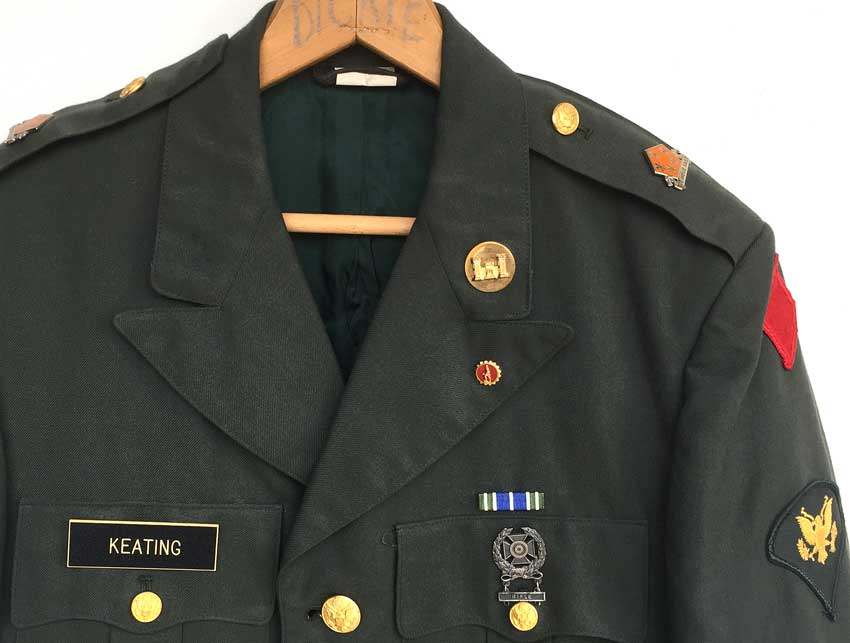 Red diamond patch on Army uniform left sleeve. - ARMY AND USAAF - U.S ...