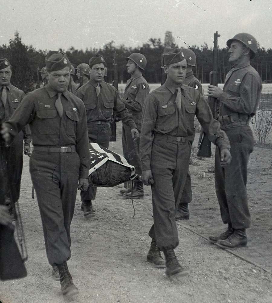 Combat Infantryman Badge in Action; Photos of CIBs being worn - Page 2 ...