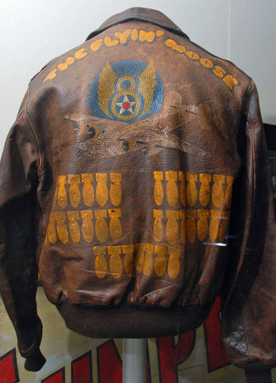 USAF Museum: WWII Flight Jackets and More - FLIGHT CLOTHING - U.S ...
