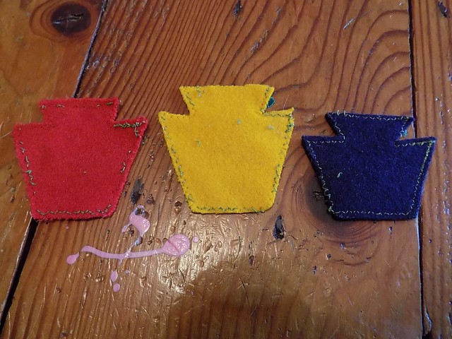 28th Infantry or Penna NG ? Red, Yellow, and Blue Keystone Wool Patches ...