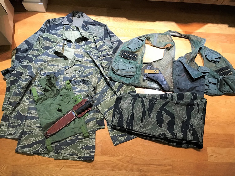 UDT 22 - Seal Team 2 - Tiger Stripes + Randall - GROUPINGS PAGE - U.S ...