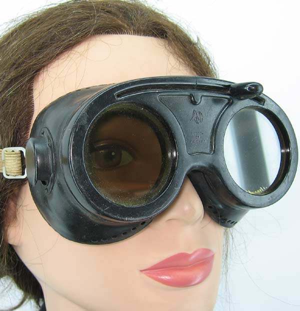 Goggles / Protective Eyewear of WWII - FIELD & PERSONAL GEAR SECTION ...