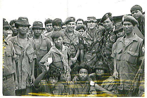 UITG & FANK Uniforms & headgear - CAMOUFLAGE UNIFORMS - U.S. Militaria ...