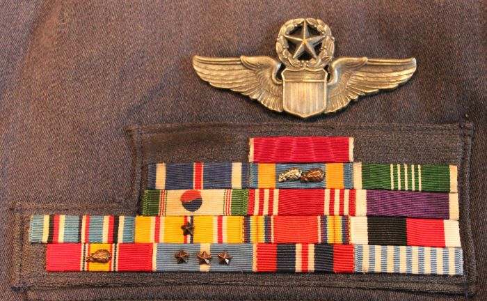EARLY USAF OFFICER's UNIFORM and RACK - MEDALS & DECORATIONS - U.S ...