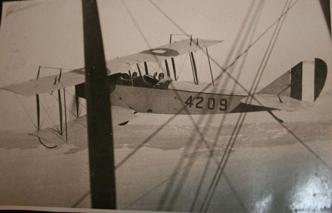 WW1 Marine Pilot Lt. Edward R. Young - GROUPINGS PAGE - U.S. Militaria ...