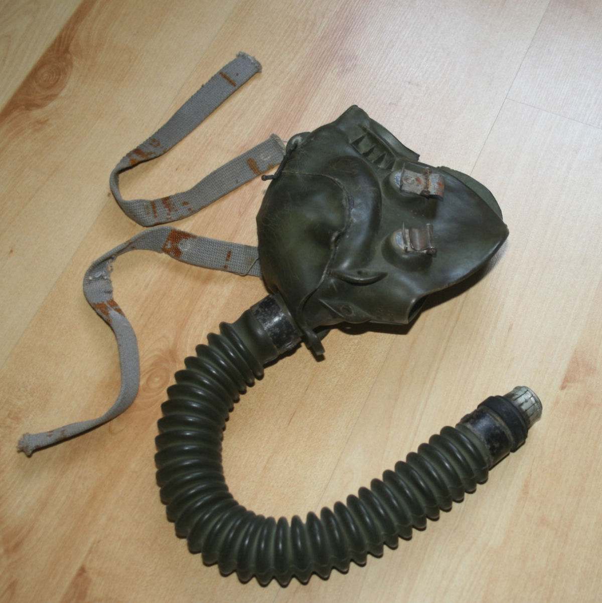 WWII USAAF Oxygen Masks - MILITARY AIRCRAFT & AVIATION - U.S. Militaria ...