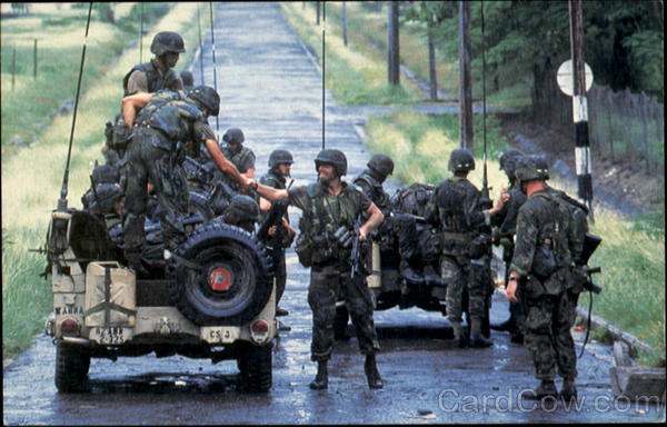 Helmets Used in Grenada - MODERN COMPOSITE HELMETS - U.S. Militaria Forum