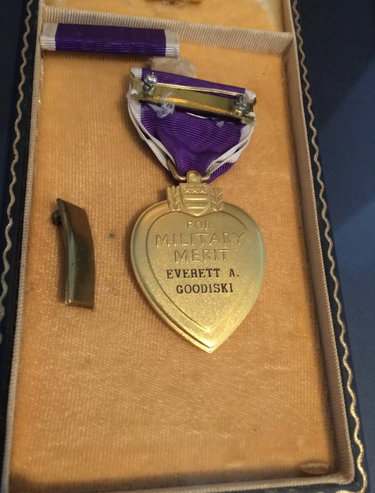 Fake eBay Purple Heart - MEDALS & DECORATIONS - U.S. Militaria Forum