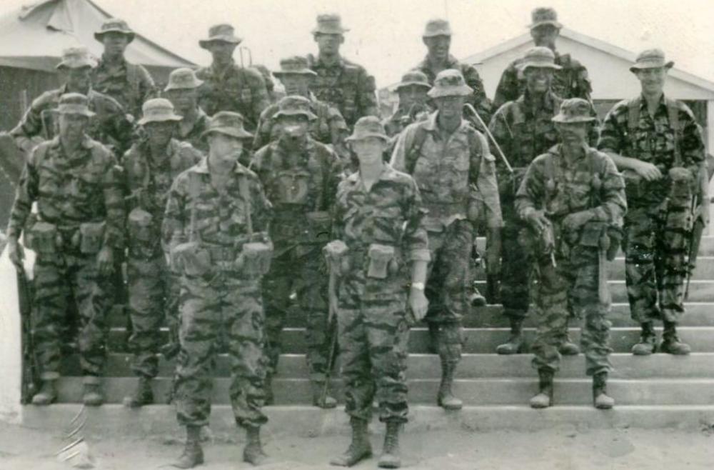 Vietnam US Army 101st Airborne LRRP Troops wearing Tiger Stripe ...
